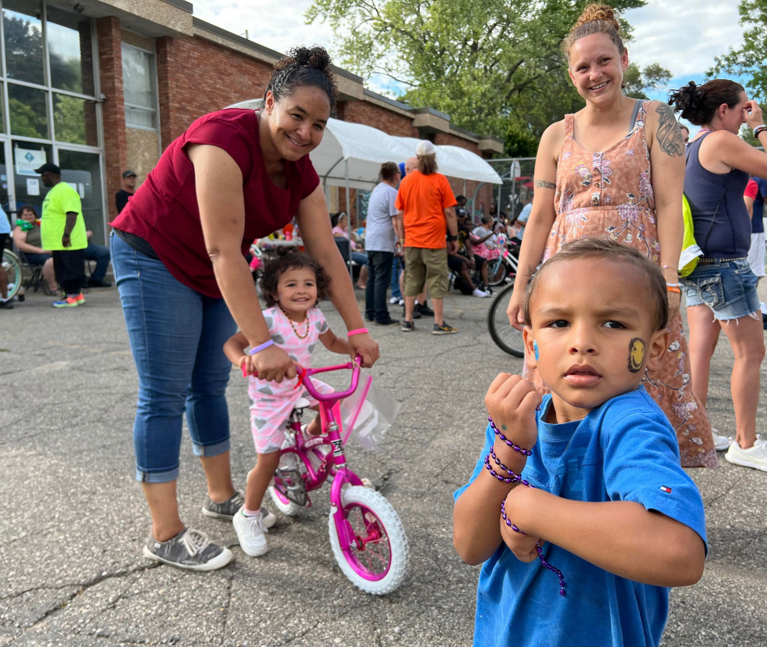 Healing and Strengthening Communities Through Art - We Raise Foundation